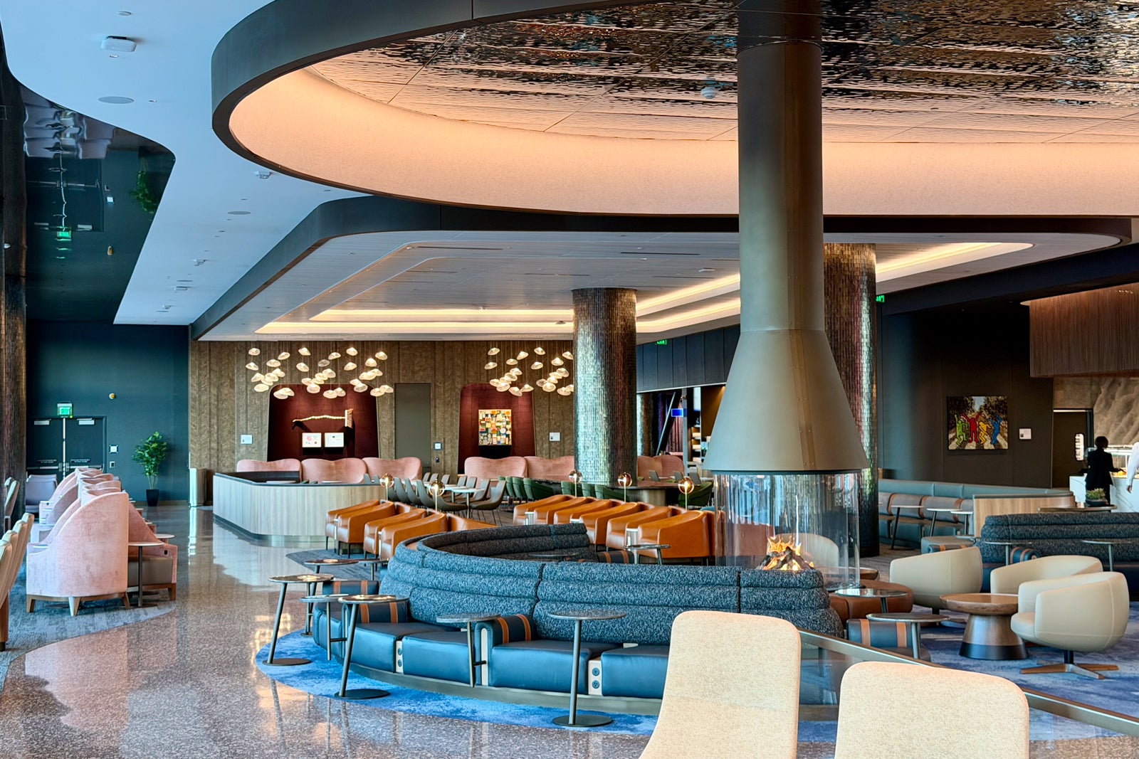 First look: Delta's stunning new Sky Club at Salt Lake City hub - Ciao ...